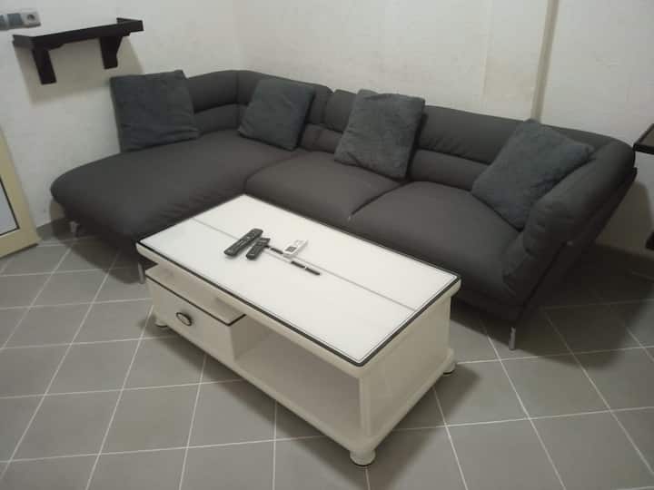 Cotonou F2 Charges Comprises ÉLectricité Et Eaux - Cotonou