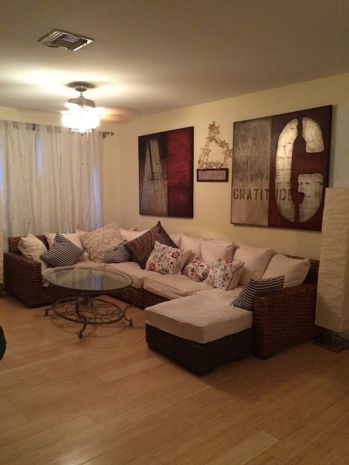 Sunny N. Miami Home In Miami Shores (Barry Univer) - Miami Beach, FL
