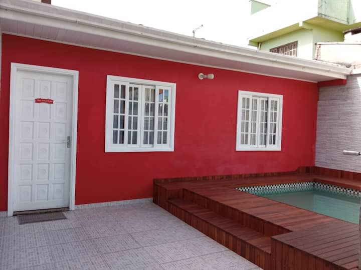Casa Com Piscina A 400 M Da Praia Central - Guaratuba