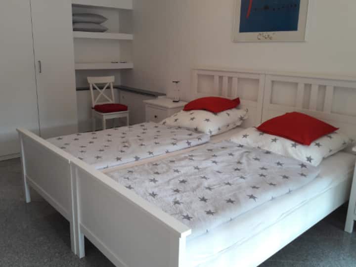 Stadtrand Leverkusen-opladen, 1-raum-appartement - Colonia