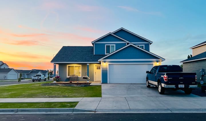 Esquínita Chevère
A Modern Home & A Taste Of Town - Moses Lake, WA