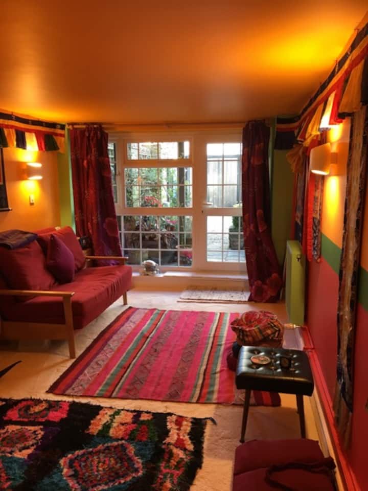 The Buddhist Bedroom - Deal