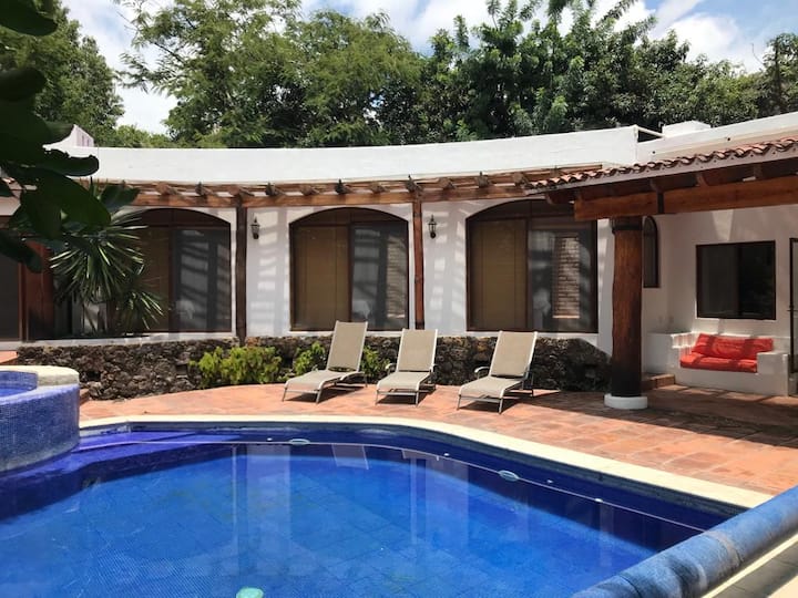 Amplia/funcional, Alberca-jacuzzi, Terraza - Malinalco