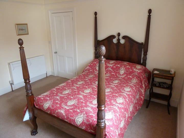 Quiet Victorian Town-centre House - Knaresborough