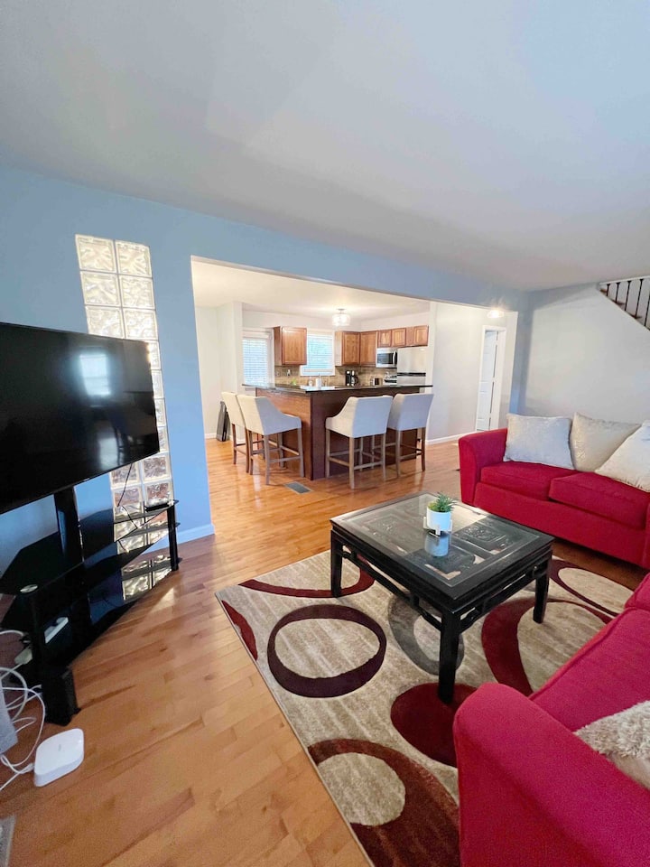 Cute Home In East Lake Terrace! - Atlanta, GA