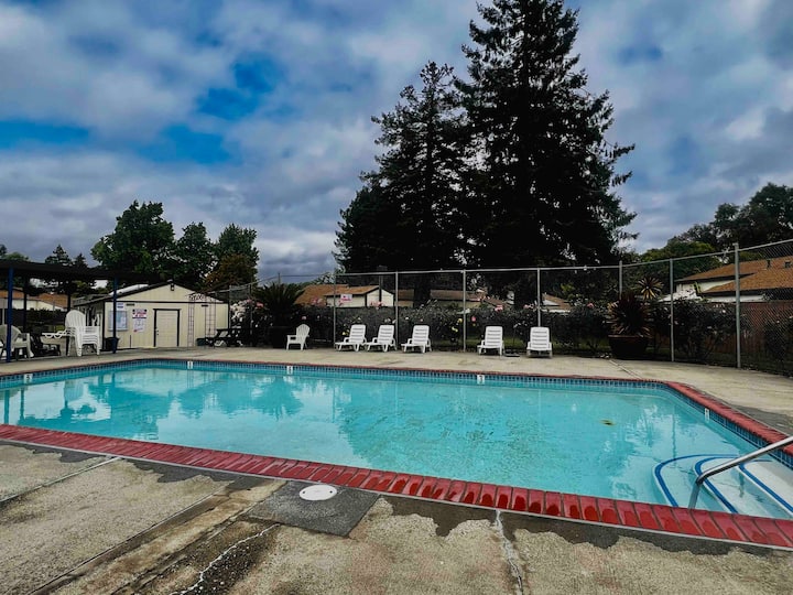 Monthly 1 Bedroom Rental In Sunny Santa Rosa - Santa Rosa, CA