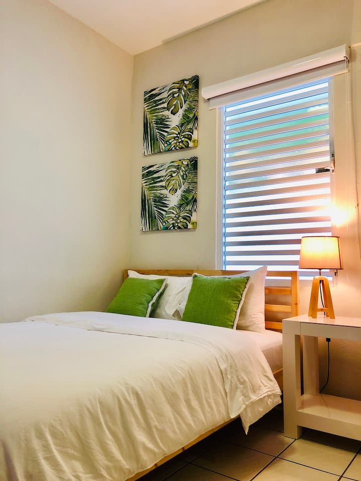 Beachside 2br Tropical Apt In The ♥ Of Ocean Park - San Juan