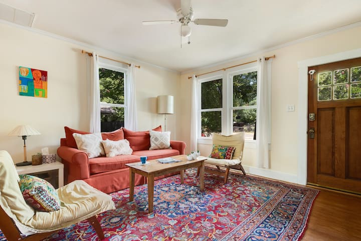 Cute Eastside Bungalow -  Perfect Austin Base - Austin, TX