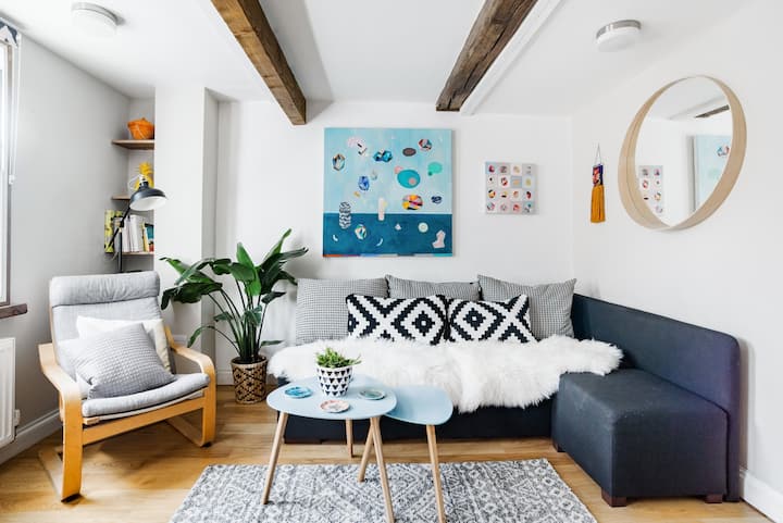 Hip, Art-filled Flat In Stokes Croft - Bristol