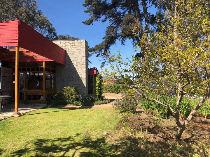 Casa Rústica Con Amplio Jardín Y Chimenea - San Antonio, Chile