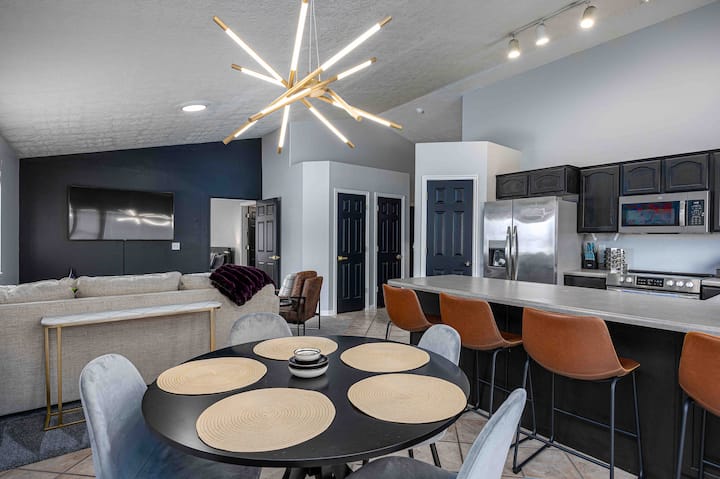 2br 2ba - Remodeled Gem Near Airport & Mins To Dt - Salt Lake City, UT