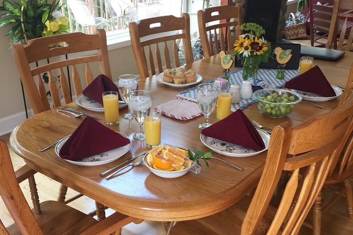 Connie's Goose & Gander Room (At Goose Hill Downs) - Berea, KY