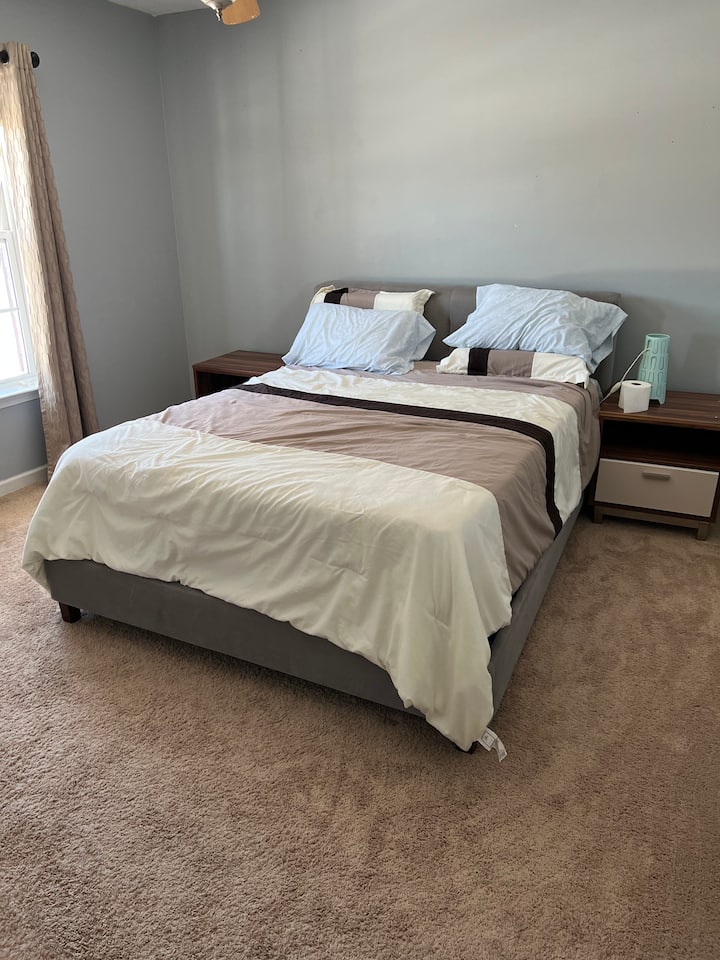 Entire Rental Unit- 3br/2.5ba/2 Living Room, Plus - Gallatin, TN