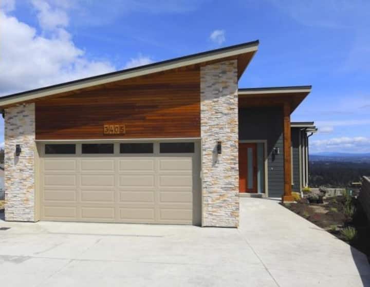 Robson Place Suite - Vancouver Island