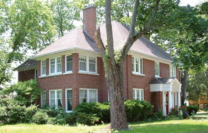Muskoka Room, The Inn On Bay- A Boutique Inn - Gravenhurst