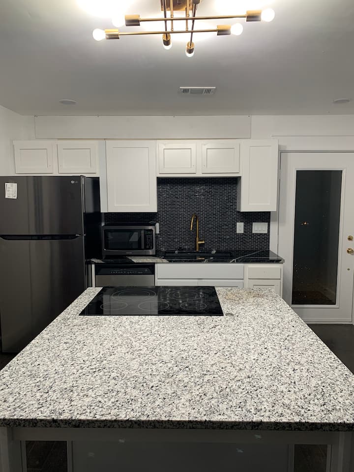 Coler Cottage - Bentonville, AR