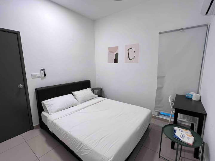 Second Bedroom @ Metropol - 부킷 머르따잠