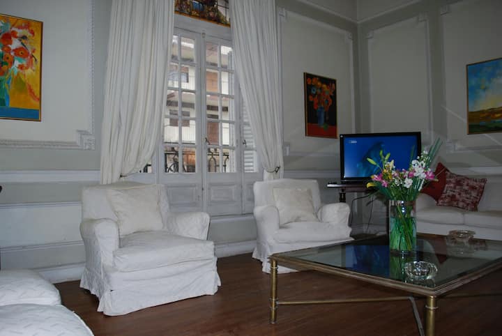 Linda Casa ;Para 9 / 10 Personas Cuartos Amplios . - Argentina