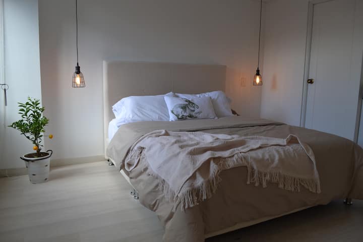 Bright & Modern Apartment + Private Terrace Zona G - Bogota