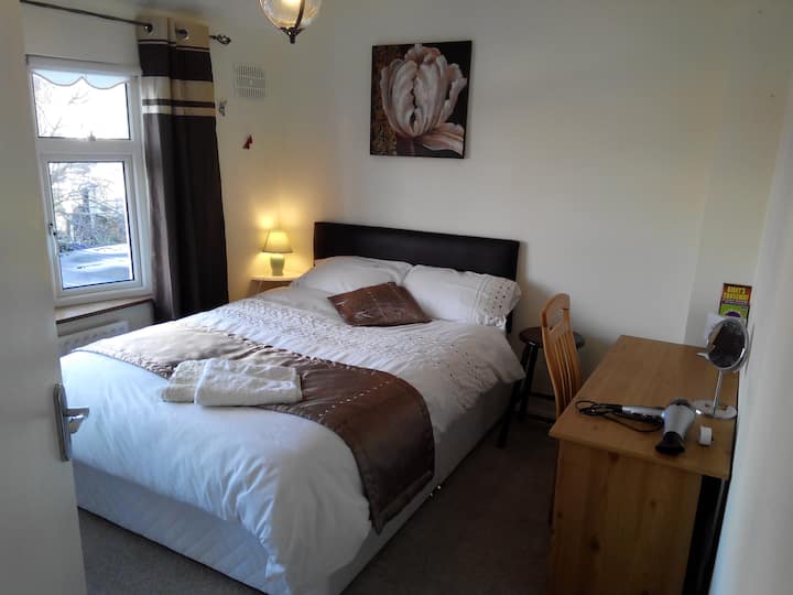 Cosy Double Room, Near City Center - Dublín