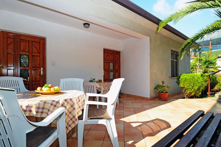 45 M² Appartement ∙ 2 Slaapkamers ∙ 4 Gasten - Rabac