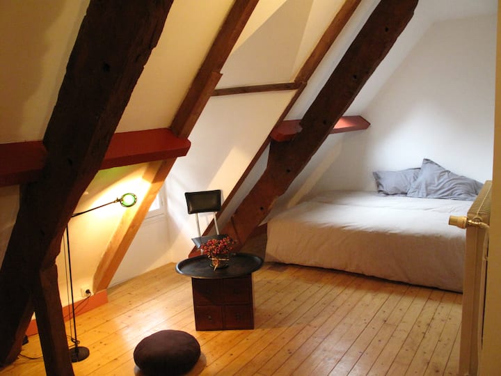 Jolie Chambre Dans Maison Médiévale - Dinan