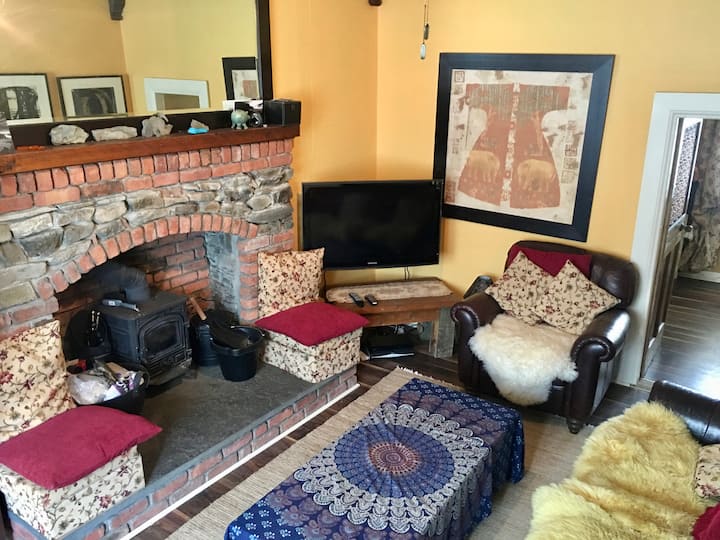 Family House Within A Stone's Throw Of The Beach. - Kilkee