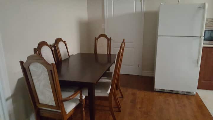 Mackay Residence 4    Your Home Away From Home - Ontario