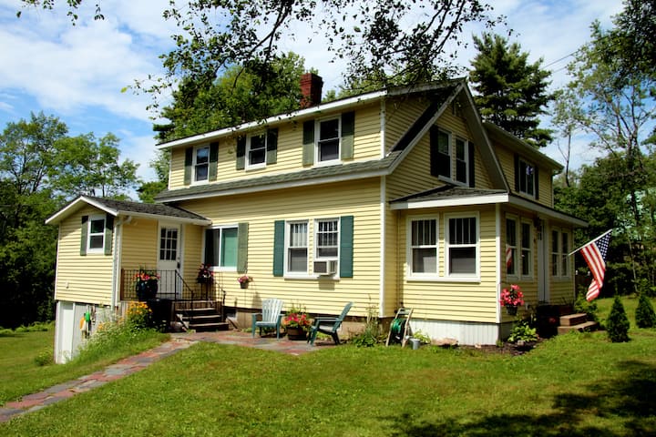 Quintessential Cape Vibes In Boothbay - Boothbay Harbor, ME