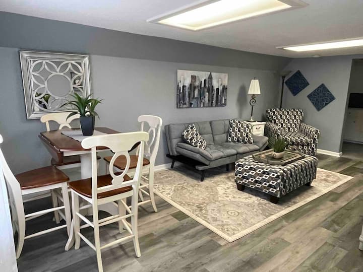 Simple But Sweet Garage Apt - Texarkana, AR