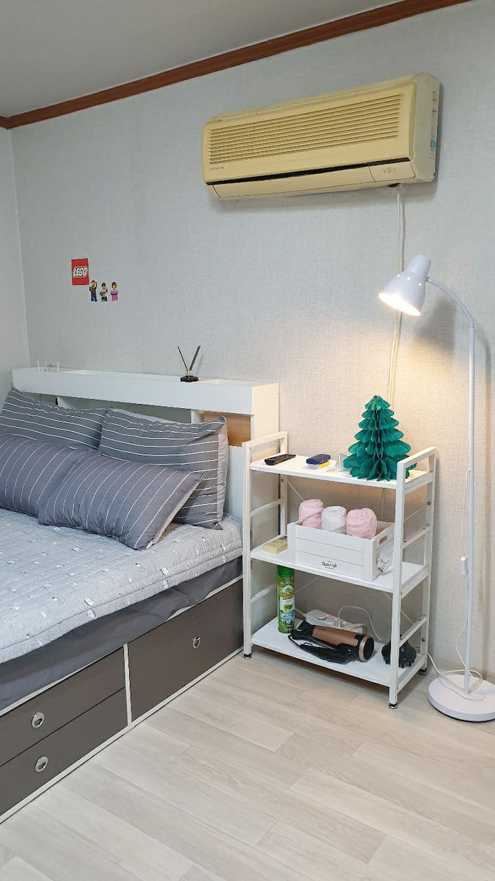 무지개 옥탑 레고방 [숙소청소시 방역실시] (인천터미널) - 정왕본동