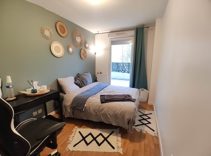Superbe Chambre Privée- Parking Gratuit - Guyancourt