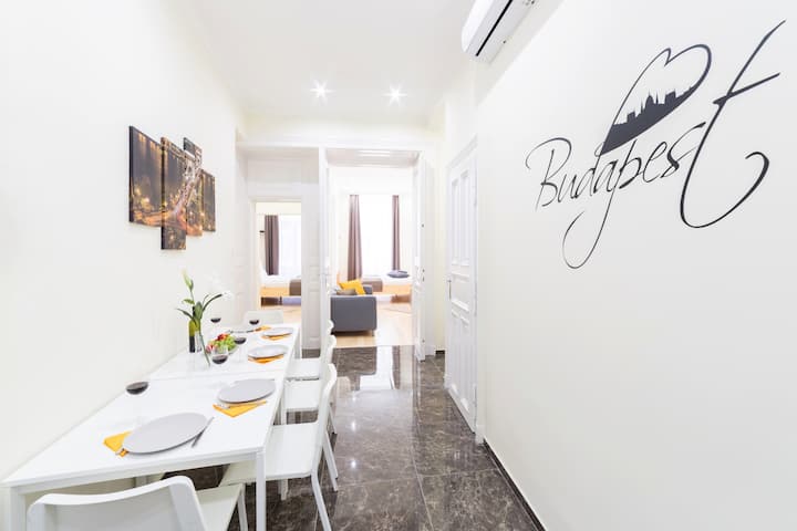 Air-conditioned Quality Apartment For 12+ People - Hungary