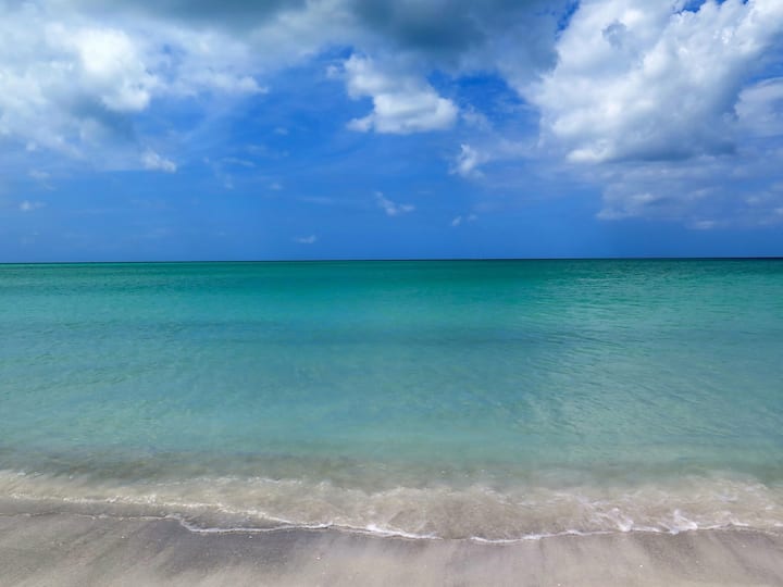 Comfortable 2bedroom Condo, Just Steps From Beach! - Coquina Beach, FL