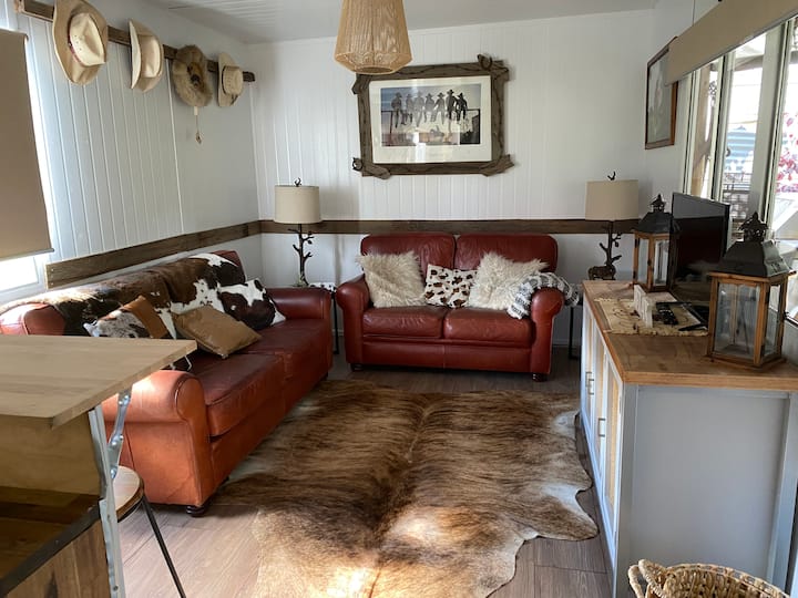 Newly Renovated The Huts - Drysdale