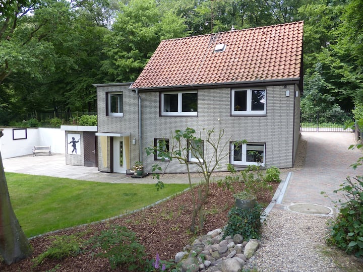 Künstlerhaus Am Teich,naturnahes Exklusives Wohnen - Lehrte