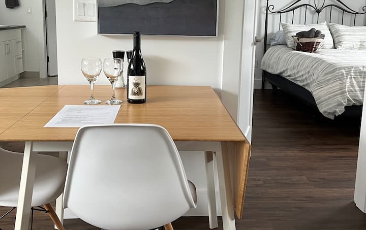 Modern Suite In The Heart Of Wine Country - Kelowna