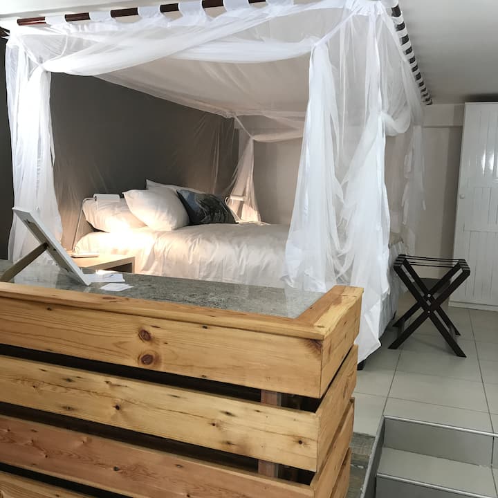 Bryan’s View - Dassie Self Contained Exec Suite - Windhoek