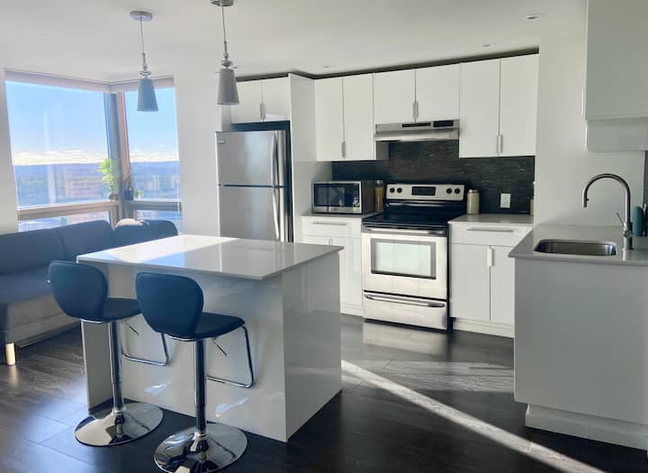 Vibrant, Central, Lived-in Flat - Halifax