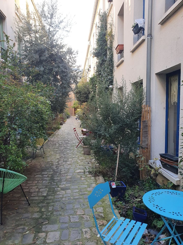 Maison De Ville De 3 Pièces Dans Une Allée - Sacré-Cœur de Paris