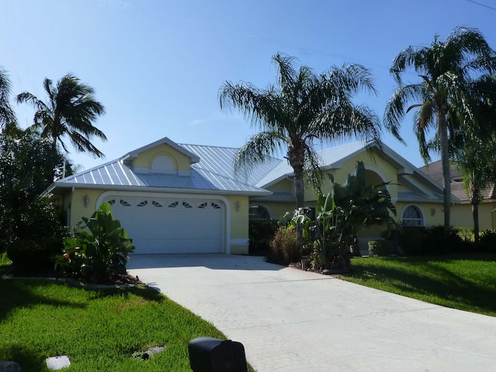 Luxurious Pool Villa With Private Boat Slip - Cape Coral, FL