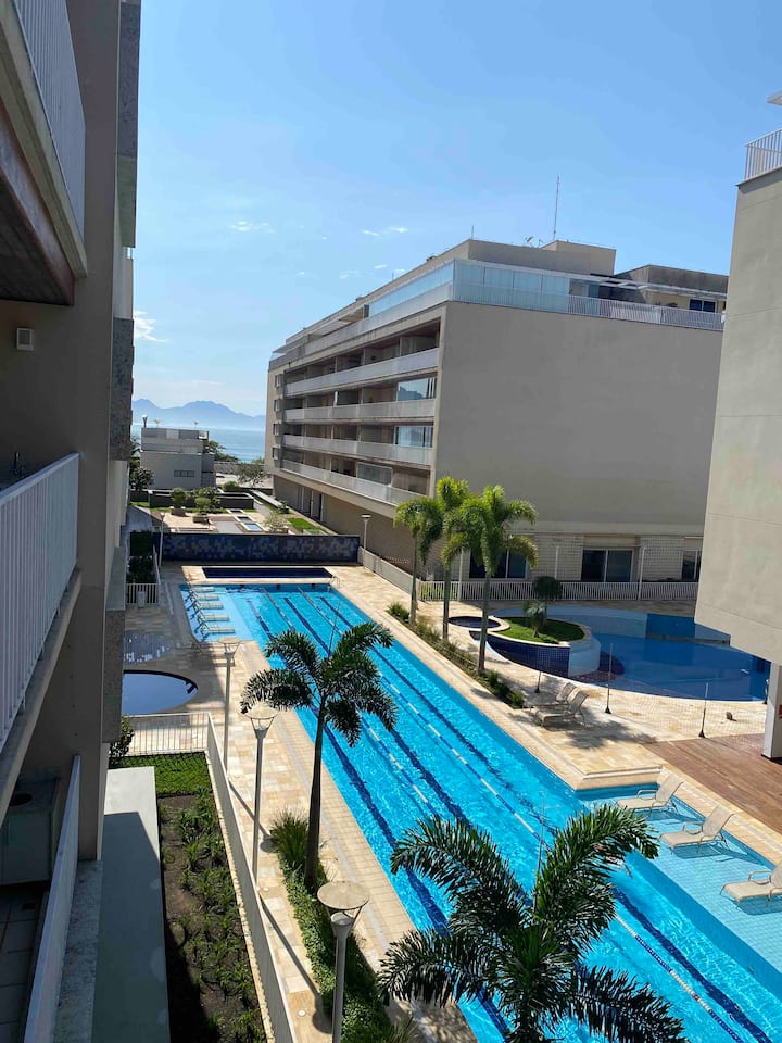 Apto Cond. Frente Para Praia - Ubatuba