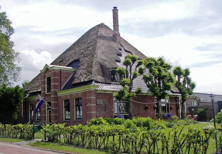 Jolie Maison De Campagne Typique. - Hoorn