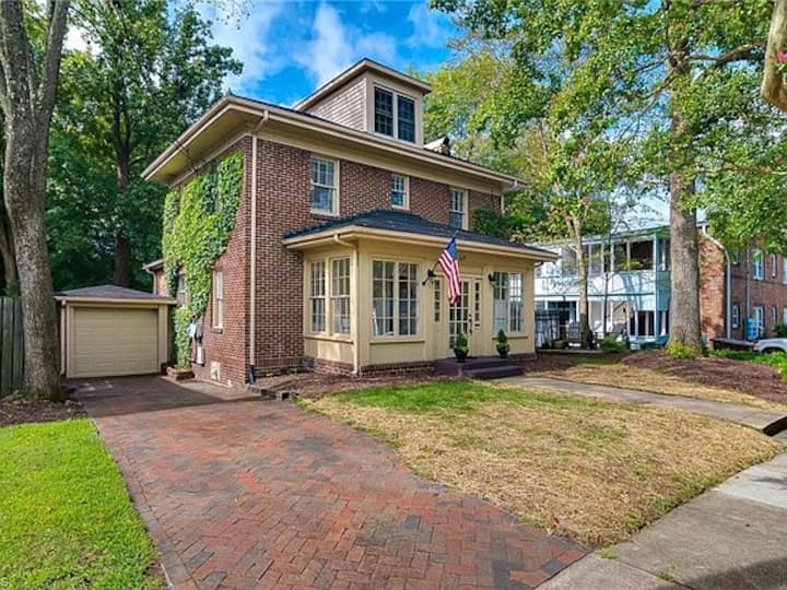 The Fairmont - Downtown, Tanger, Uncg, Coliseum! - Greensboro, NC