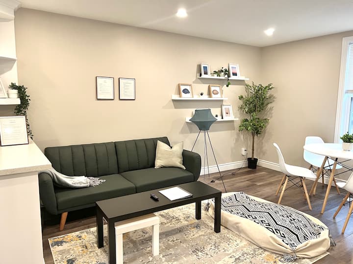 Modern 2 Bedroom Apartment Downtown Kitchener - Chicopee