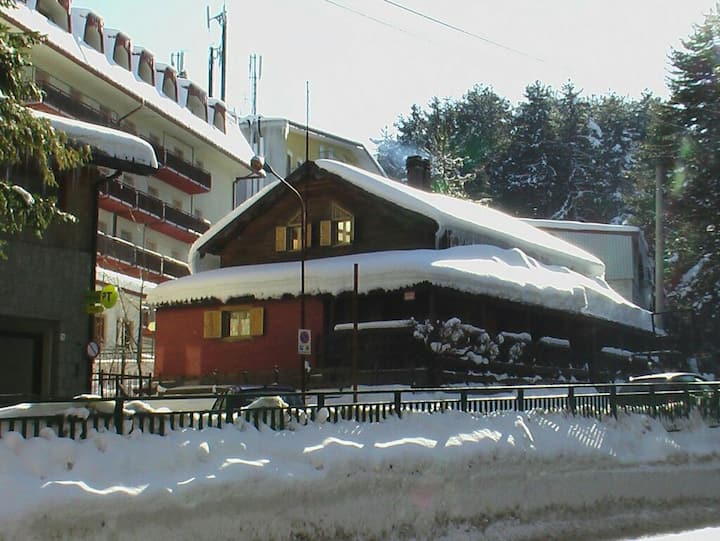 Chalet Particolarissimo Camigliatello Centro,sila - Kalabrien
