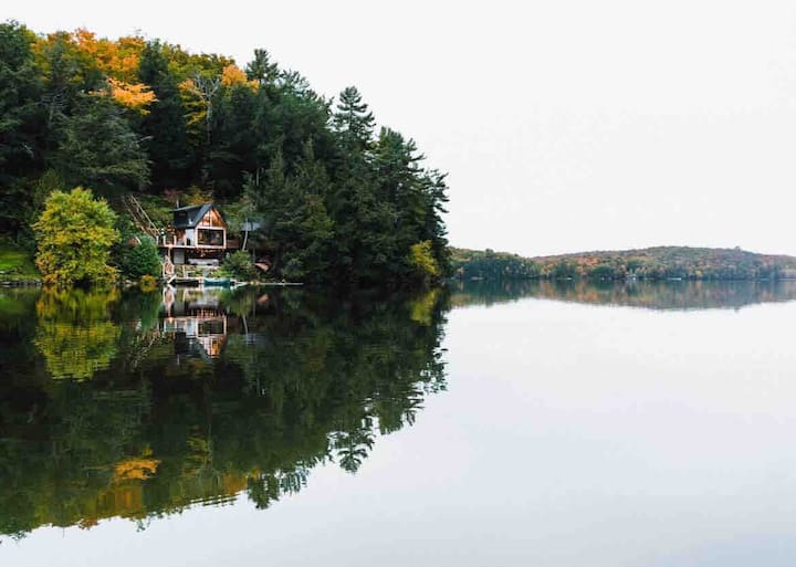 The Water’s Edge ** Unique Muskoka Treehouse ** - Tree houses for Rent ...