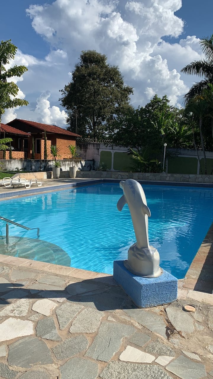 Excelente Acomodação Arborizada - Caldas Novas