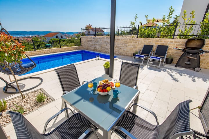 Luxury Apartment Joo & Joo S Privatnim Bazenom - Murter