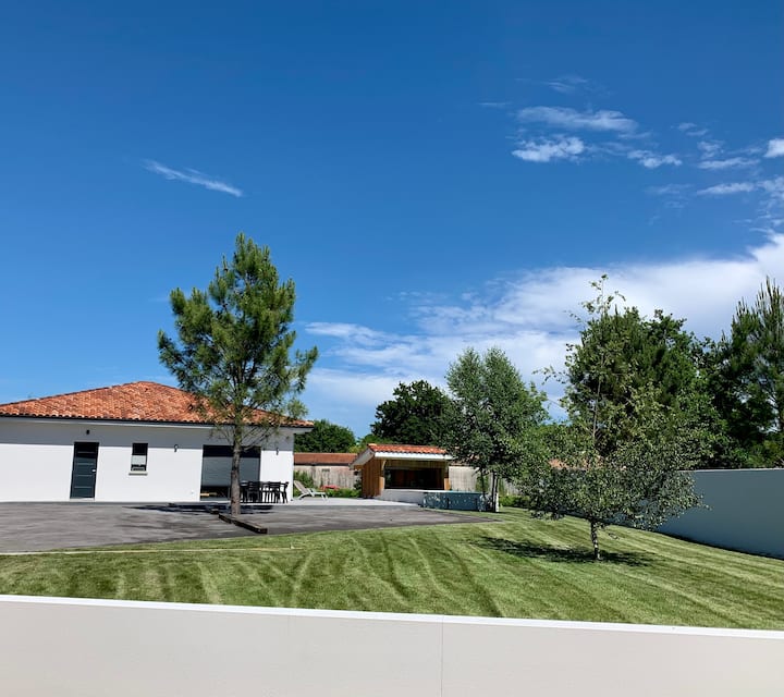 Villa Avec Piscine Chauffée à 2min Du Lac - Parentis-en-Born